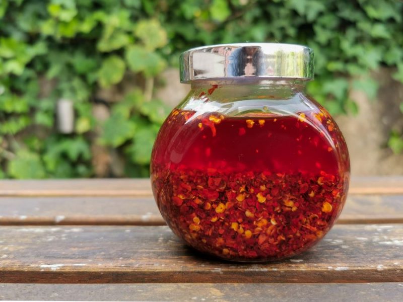 Cómo hacer "chilli oil" o aceite picante al estilo asiático ...